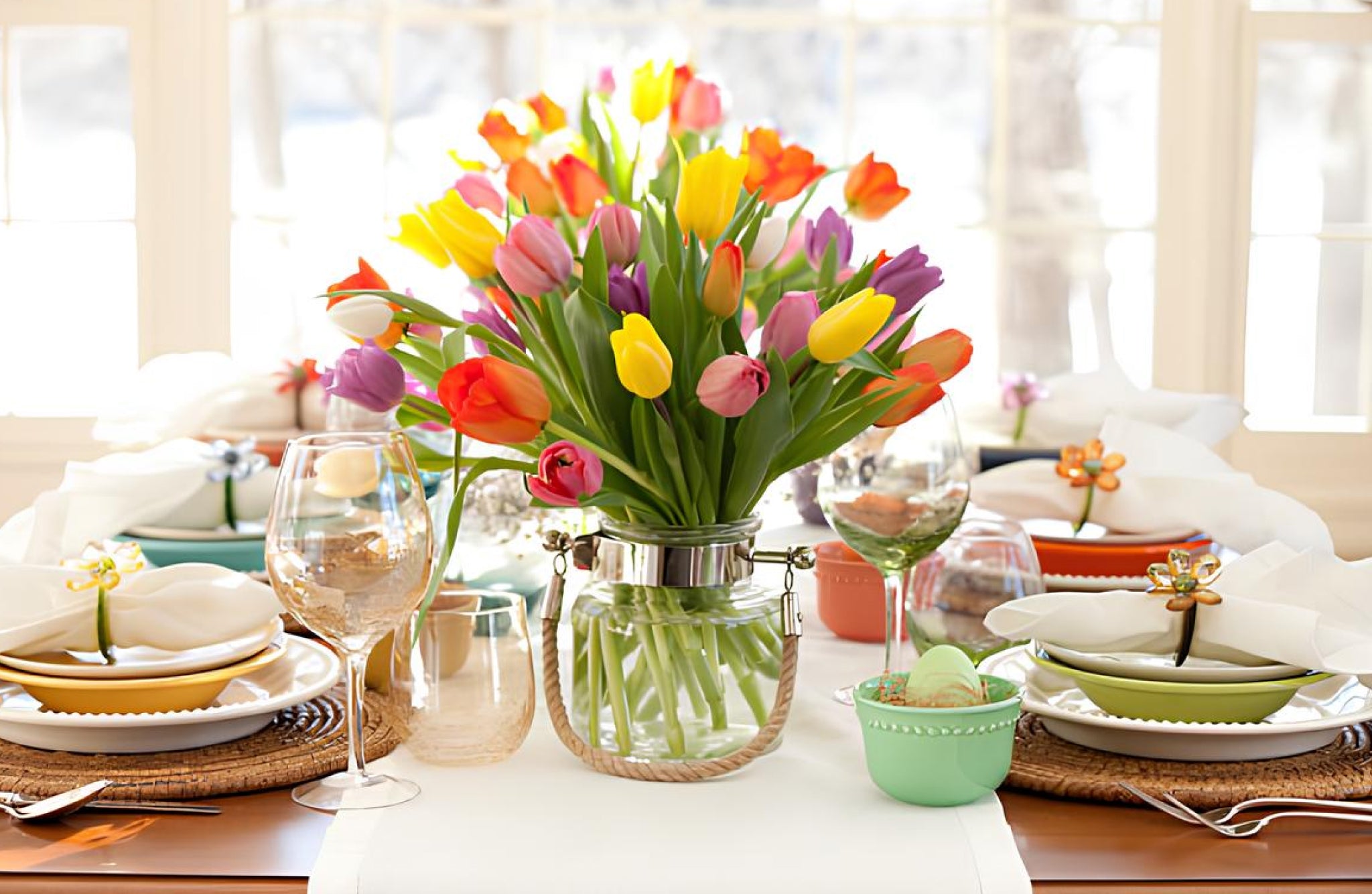 5 Tips Membuat Kesan Mewah dengan Dekorasi Bunga Meja Makan